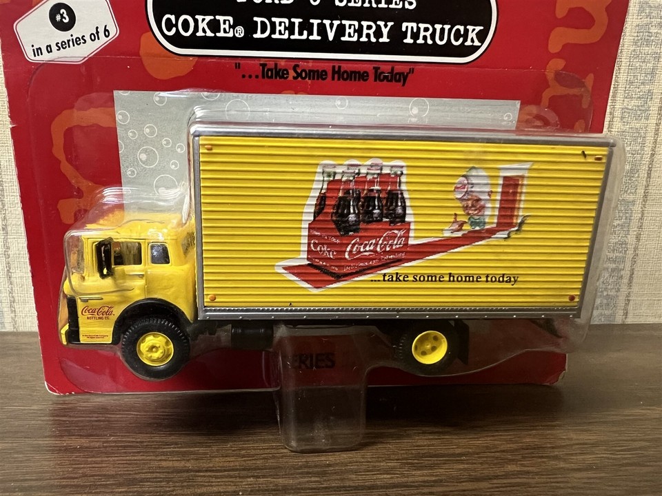 Athearn Coca-Cola Ford "C" Series Coke Delivery Truck No. 8202 HO Scale ...