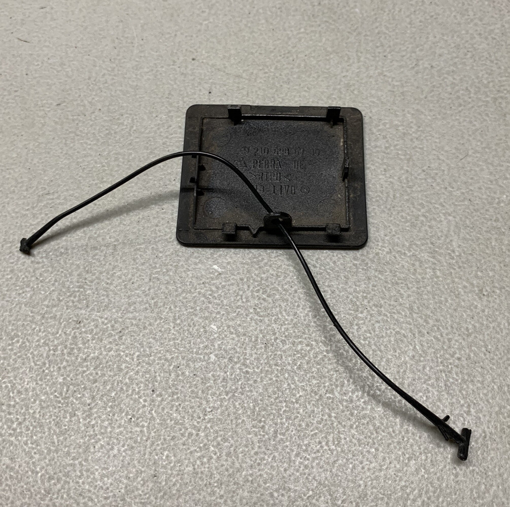 Mercedes-Benz Side Skirt Rocker Panel Jack Plug Cover 2106986730 E320 ...