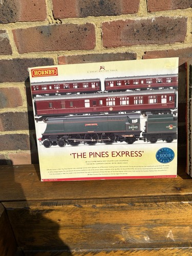 Hornby R2436 The Pines Express BR 4-6-2 West Country Locomotive 34043 ...