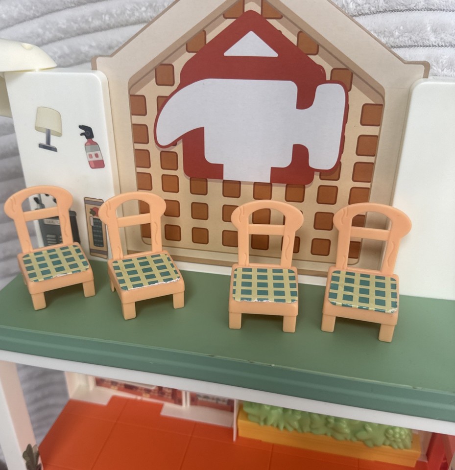 Bluey Large Toy Bundle Including Family House & Hammerbarn Store & Much ...