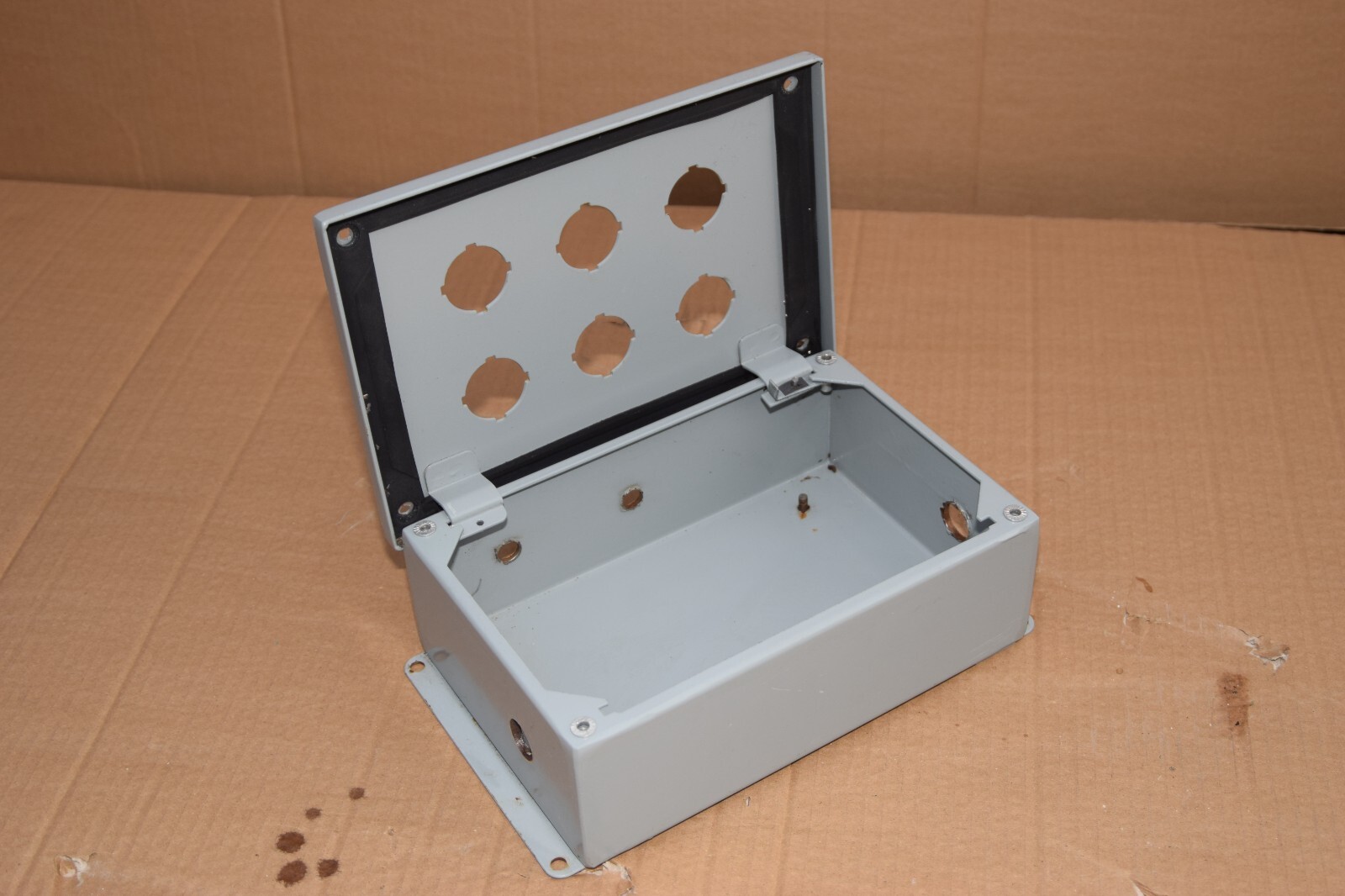 HUBBELL PB06WW 6 Button Push Button Station Enclosure | eBay