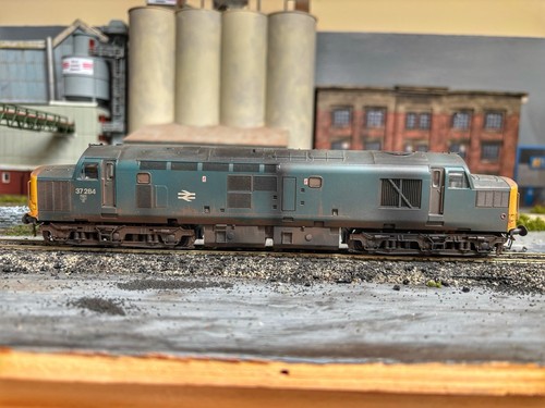 00 gauge BR Blue Class 37 - DCC Re-Mapped Sound & Professional ...