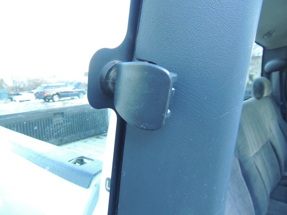 99- 2006 Chevy Silverado REAR SIDE GLASS WINDOW VENT LATCH 12474945 ...