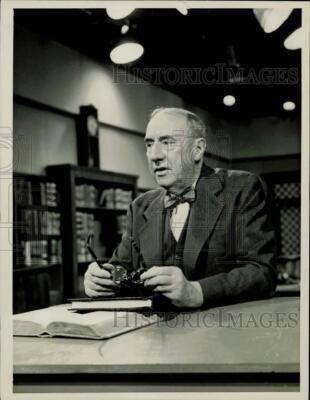 1958 Press Photo Joseph Welch, lawyer, guides "Omnibus" viewers on NBC ...
