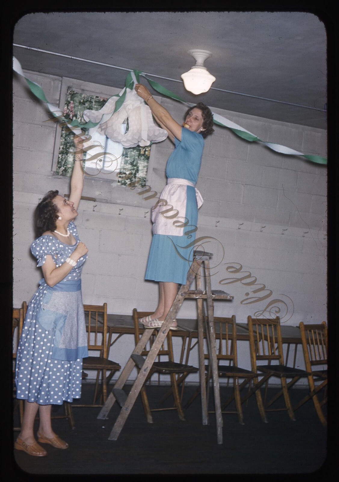 Pretty Women Party Decorations Ladder 1950s Slide 35mm Red Border ...