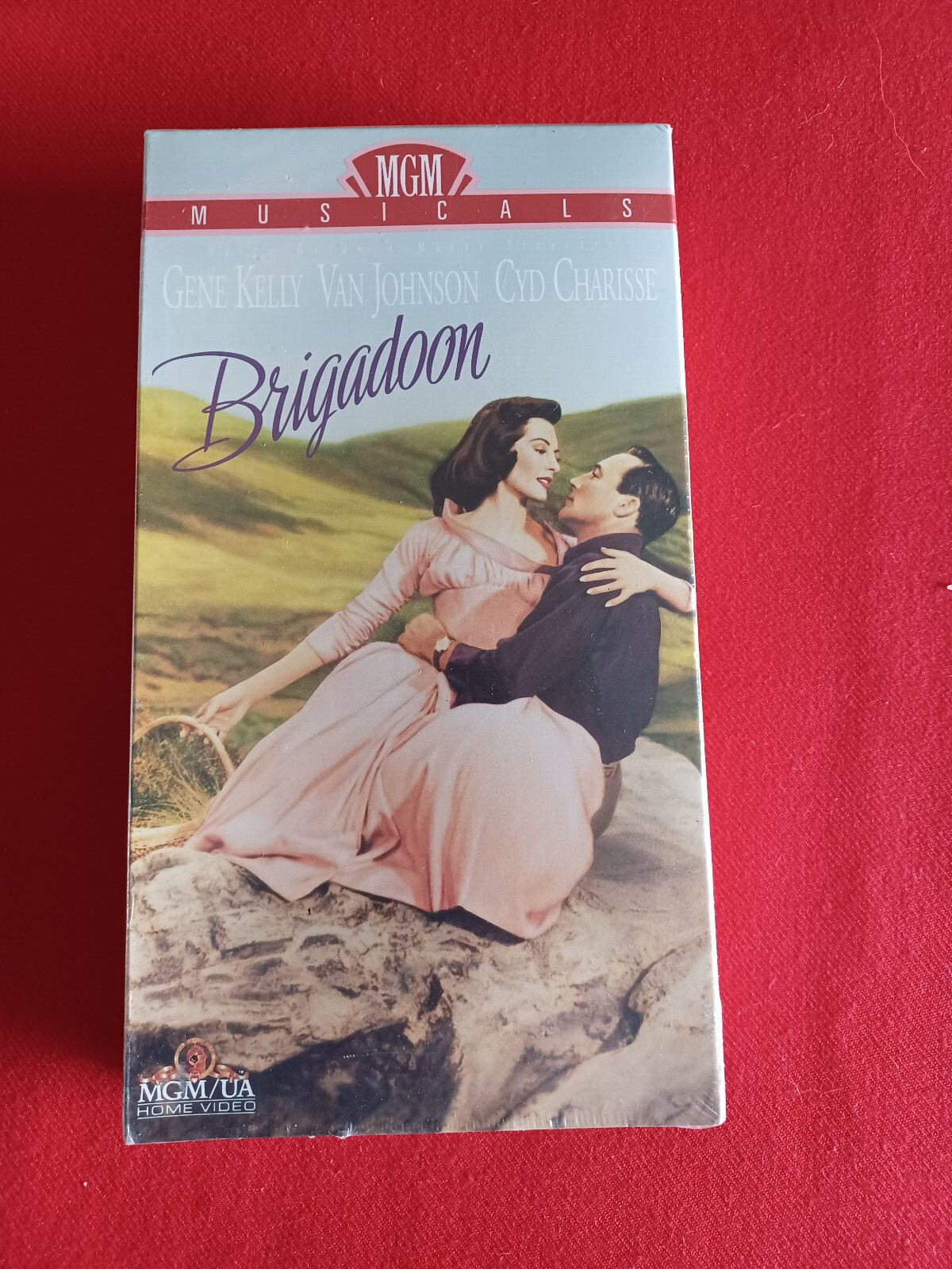 Brigadoon VHS Reprint 1988 Gene Kelly Cyd Charisse Van Johnson 1944 in ...