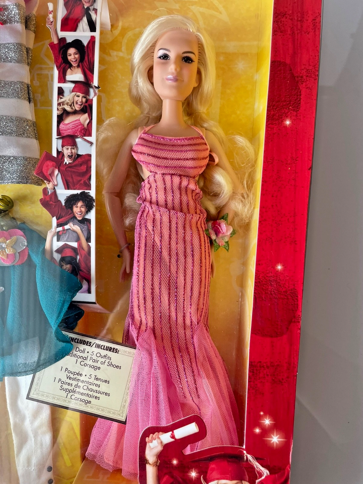 Disney High School Musical 3: Senior Year Sharpay Doll and Wardrobe Set ...