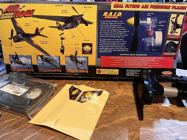 1999 Air Hogs Renegade Flying Air Pressure Plane Spin Master Sky RAID ...
