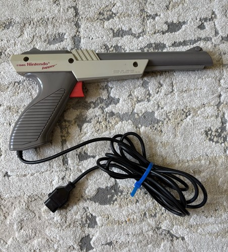 Nintendo NES Zapper Gun NES-005 Gray OEM Original 1985 Vintage Video ...