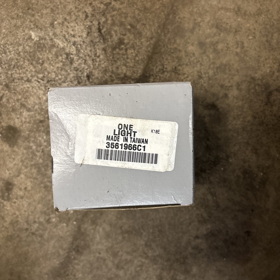 New International / Navistar 3561966C1 Right Turn Signal Bulb | eBay