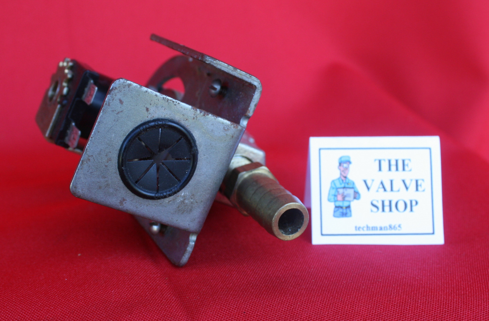DEMA ENGINEERING SOLENOID VALVE MODEL-442 WITH COVER | eBay