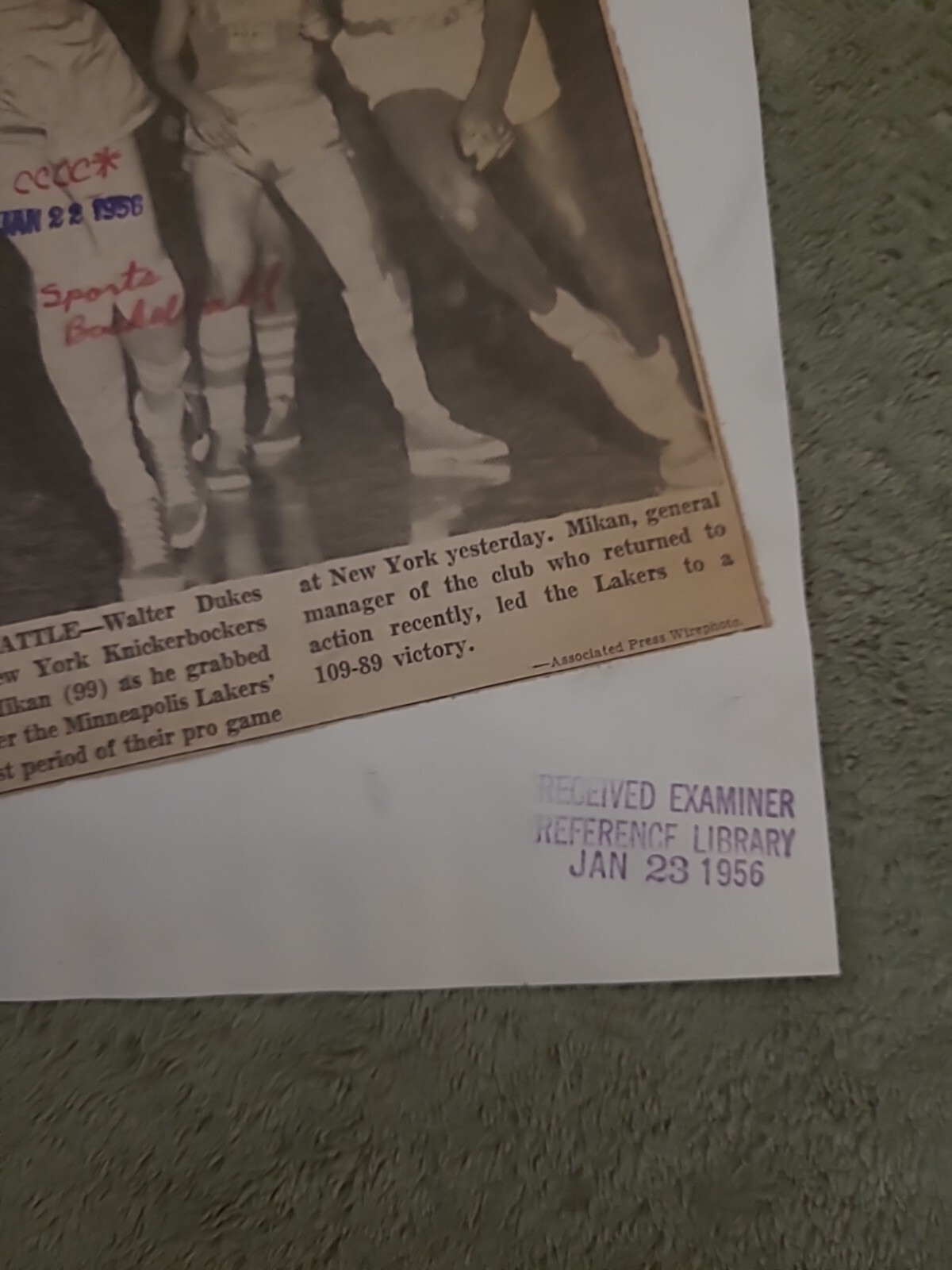 1956 GEORGE MIKAN PHOTO WALTER DUKES NBA BASKETBALL MINNEAPOLIS LAKERS ...