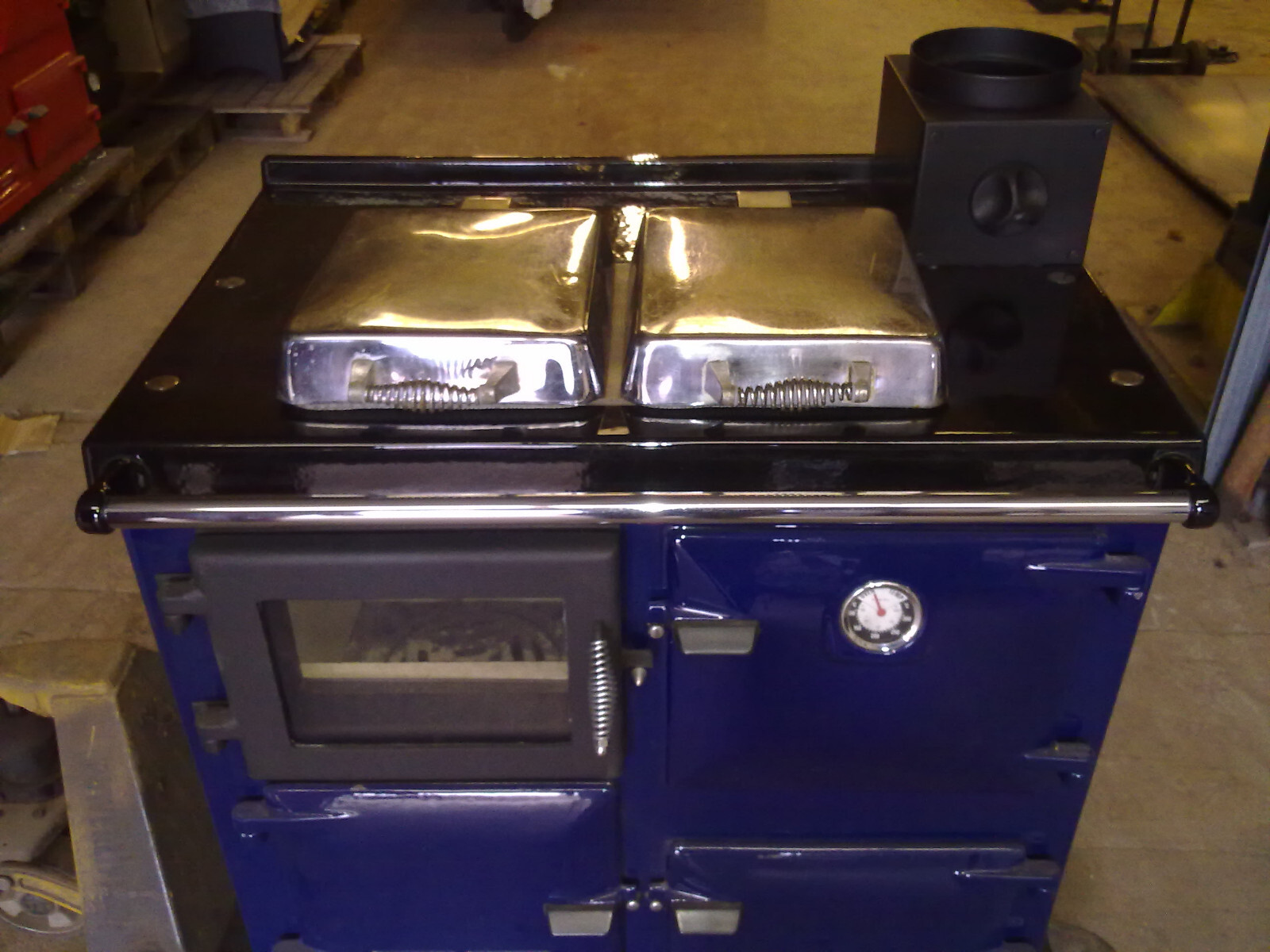 Rayburn cooker solid fuel- our DRY (no boiler) Flameview version with ...
