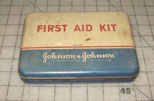 Vintage JOHNSON & JOHNSON FIRST AID KIT Metal Tin #16 with Some ...
