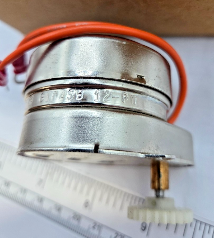 SYNCHRON 640 CLOCK SIGN MOTOR 110V 60CY 5V 30RPM, G104SB 12-80, 0217H ...