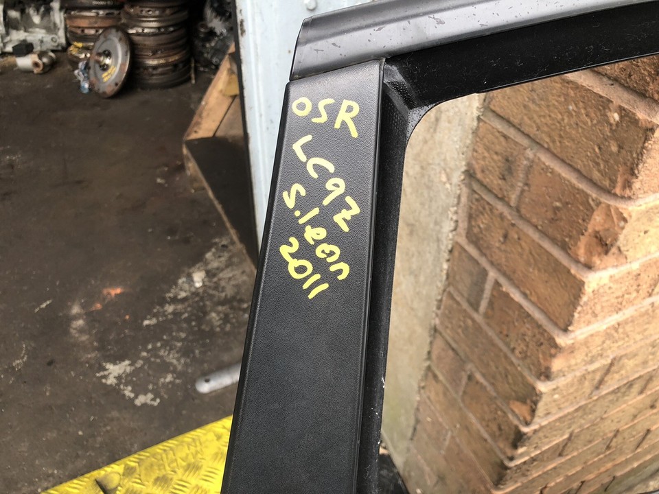 SEAT LEON 2011 COMPLETE REAR DOOR NEARSIDE IN BLACK COLOR PAINT CODE ...