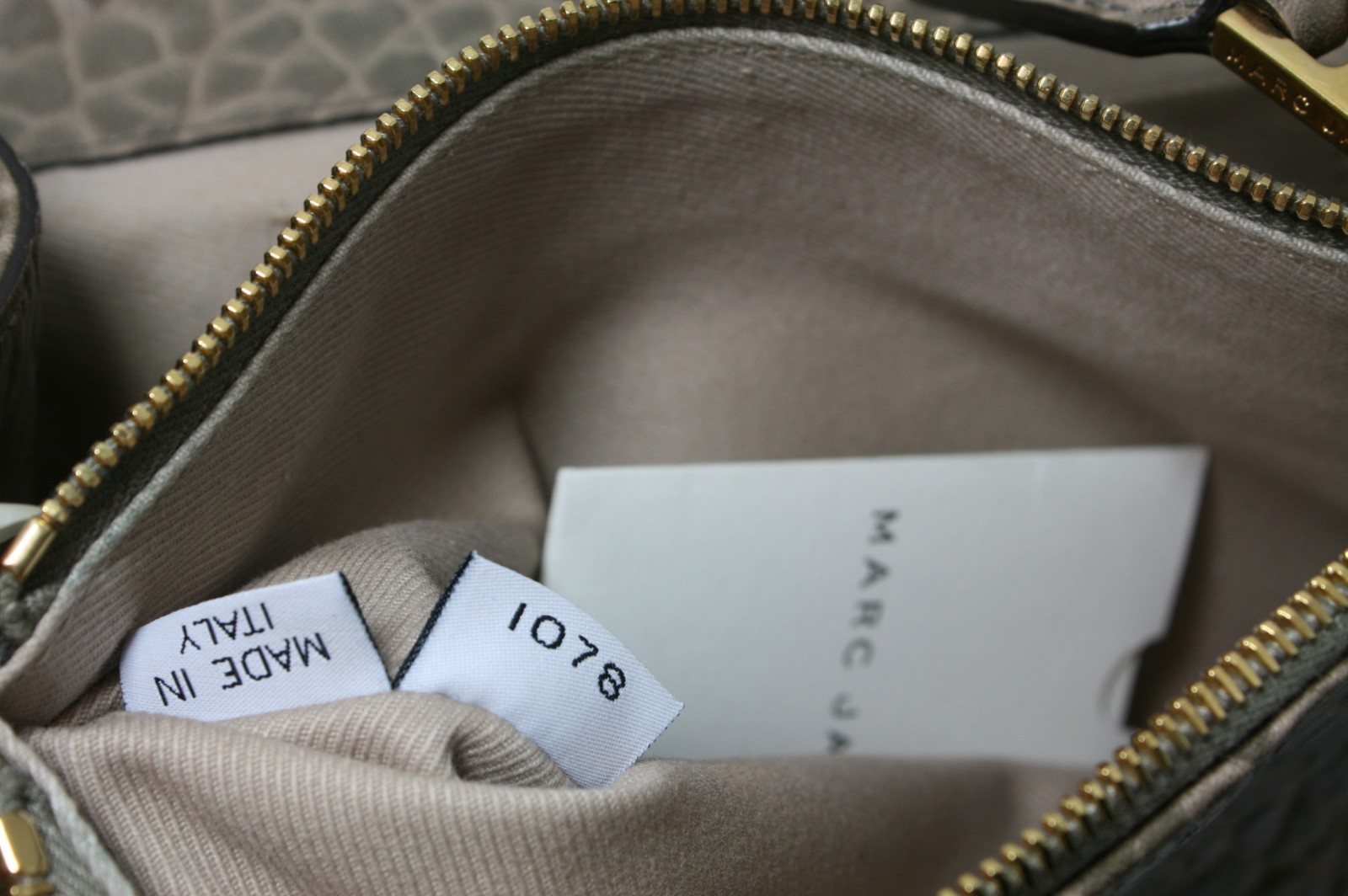 MARC JACOBS GARBO GENE HANDBAG TEXTURED CRACKED PEBBLED TAUPE LEATHER ...