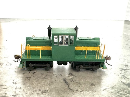 HO Bachmann Spectrum 85203 Red Unlettered GE 45 Ton Switcher Locomotive ...