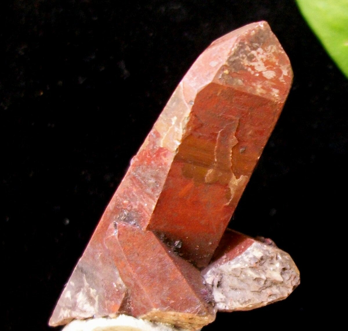 FLOATER Black Hematite Rosette & Quartz w/ red Hematite coating China ...