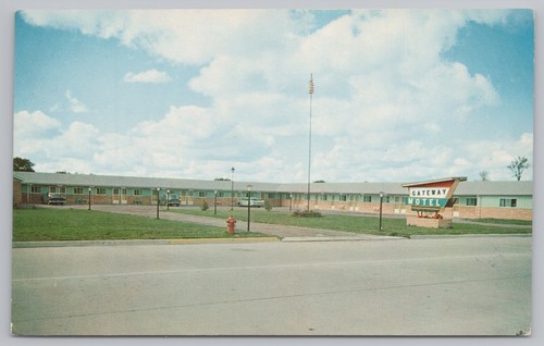 Roadside~Gateway Motel Cheboygan Michigan~Vintage Postcard | eBay