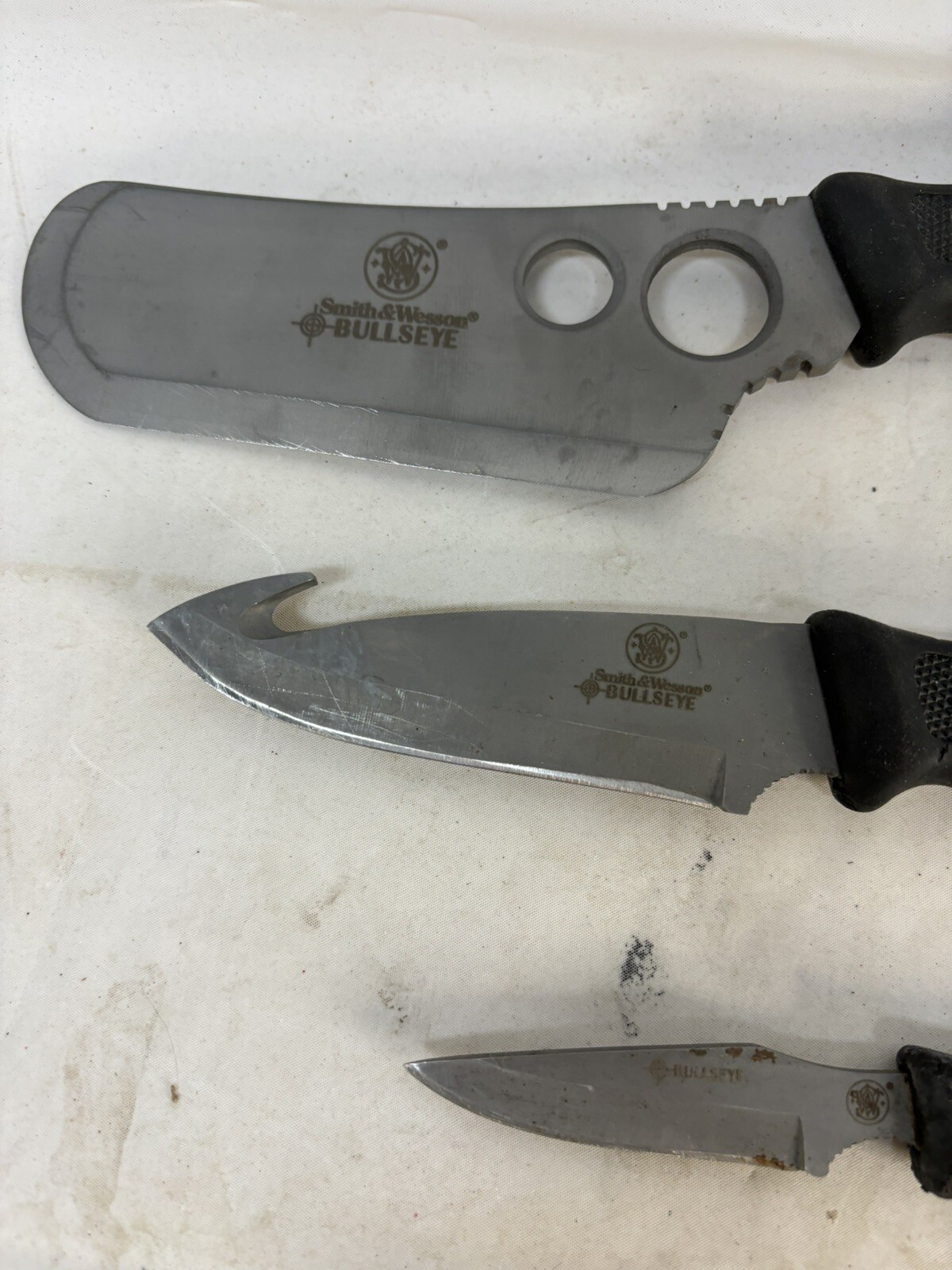 Smith & Wesson Bullseye Hunting Knife Set - Cleaver CK300 Skinner CH200 ...