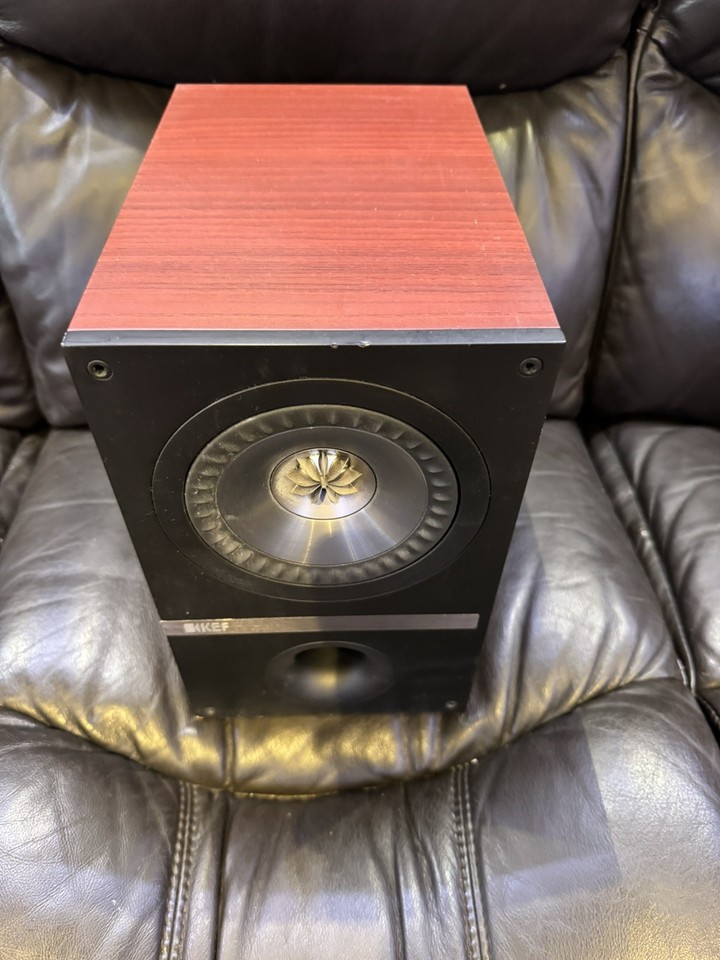 KEF Q100 Bookshelf Speakers, CHERRY, BEAUTIFUL CONDTION WITH WALL ...