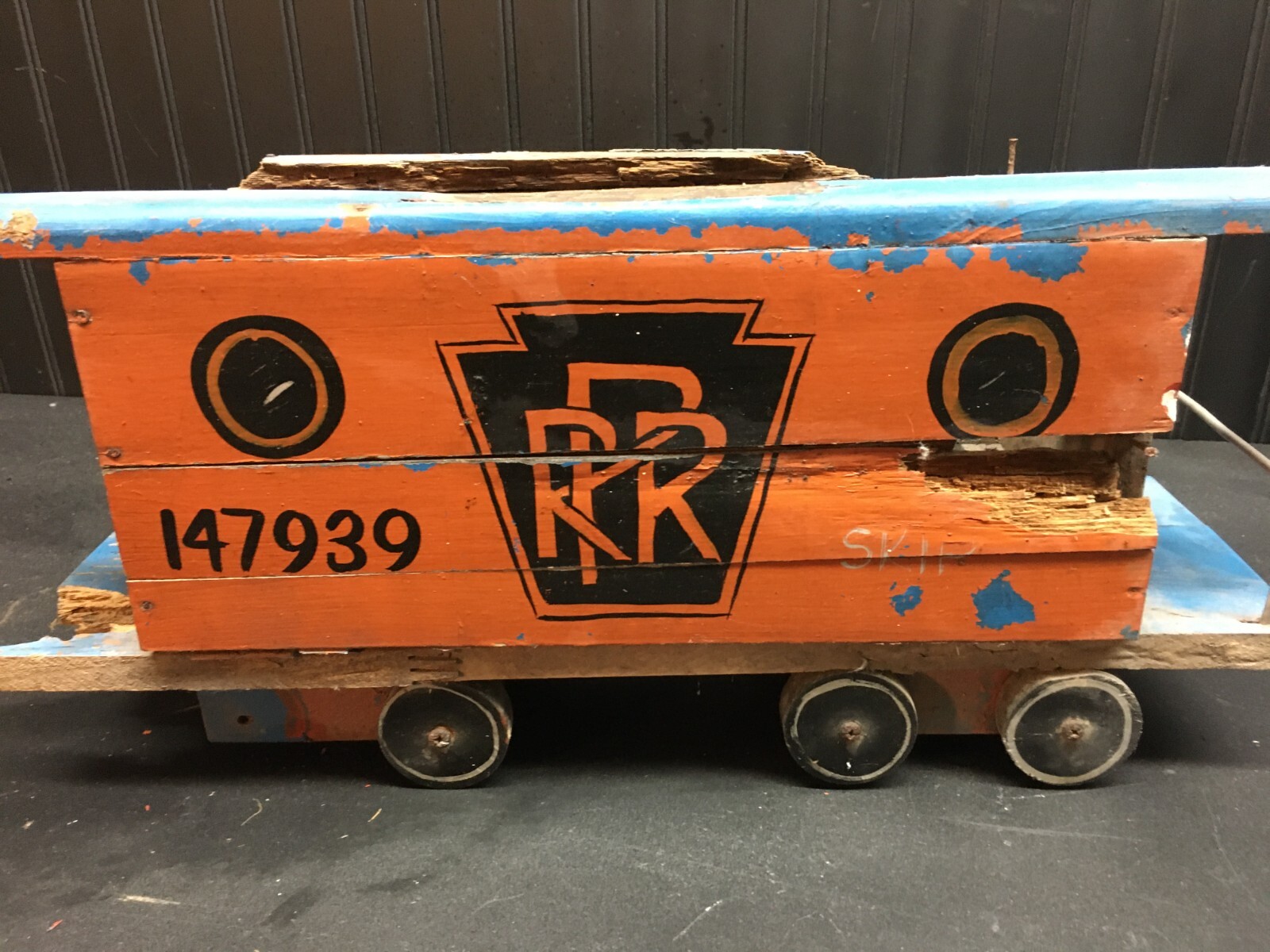 Vintage Pennsylvania Rail Road Tramp Art Wood Caboose Car 19in x 9in x ...