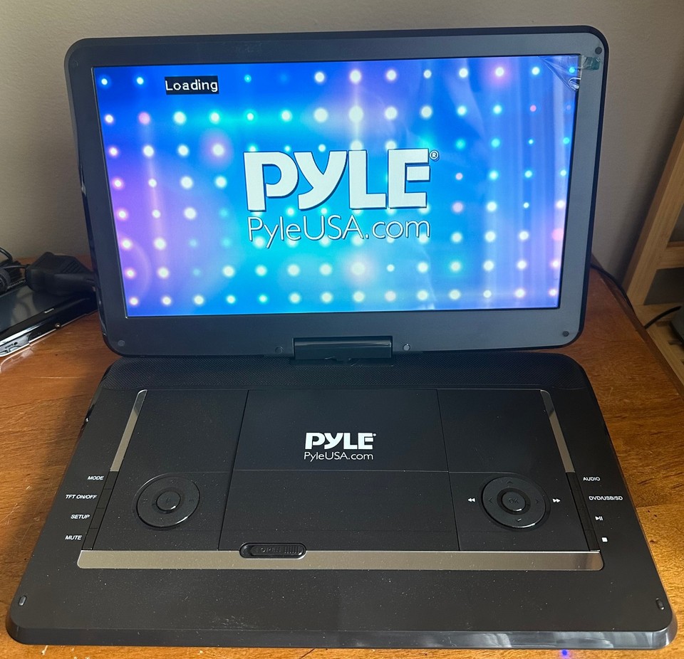 Pyle PDV156BK 15.6" HD Screen Portable Multimedia CD/DVD Disc Player w ...