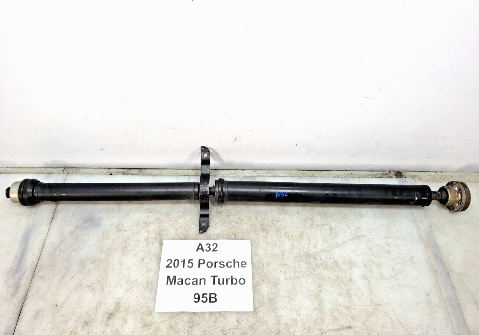 15 Porsche Macan S 95b Rear Drive Line Propellar Shaft 95B521101 for ...
