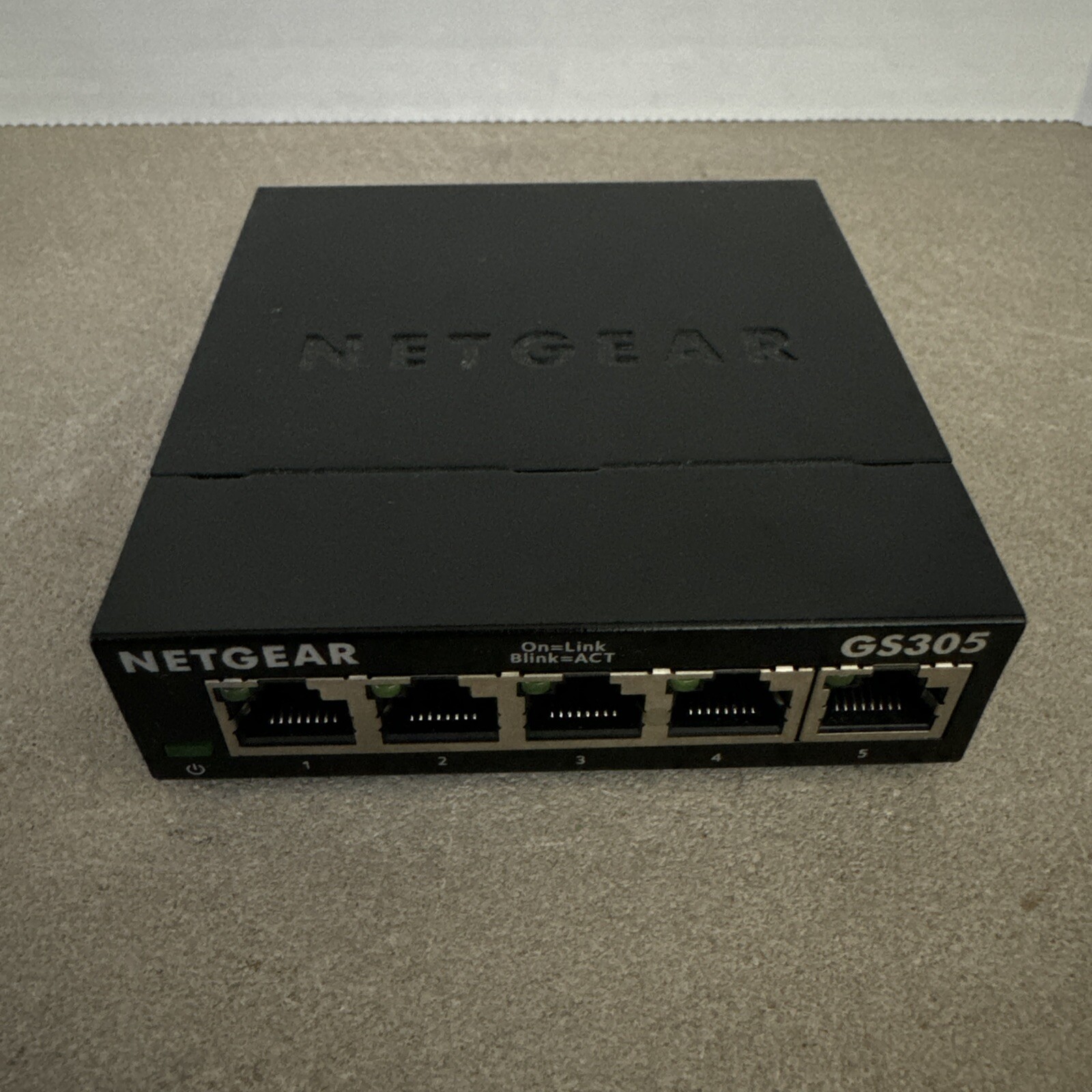 NETGEAR GS305 5-Port Unmanaged Switch - Black No cord | eBay