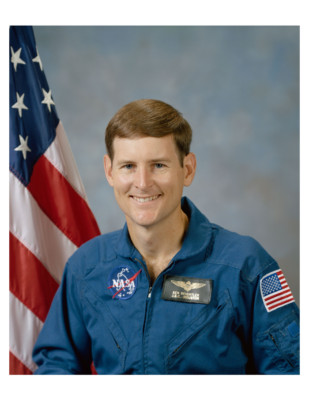 1987 NASA Astronaut Kenneth Reightler Portrait #2 - 8x10 Photo On 8.5 ...