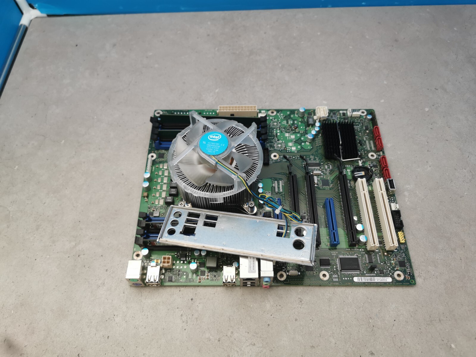 Fujitsu D3128-B25 GS 1 Intel C600 (prof. X79) Socket 2011 w/ Processor ...