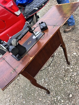 Sewing Machines - 1920'S Singer Sewing Machine