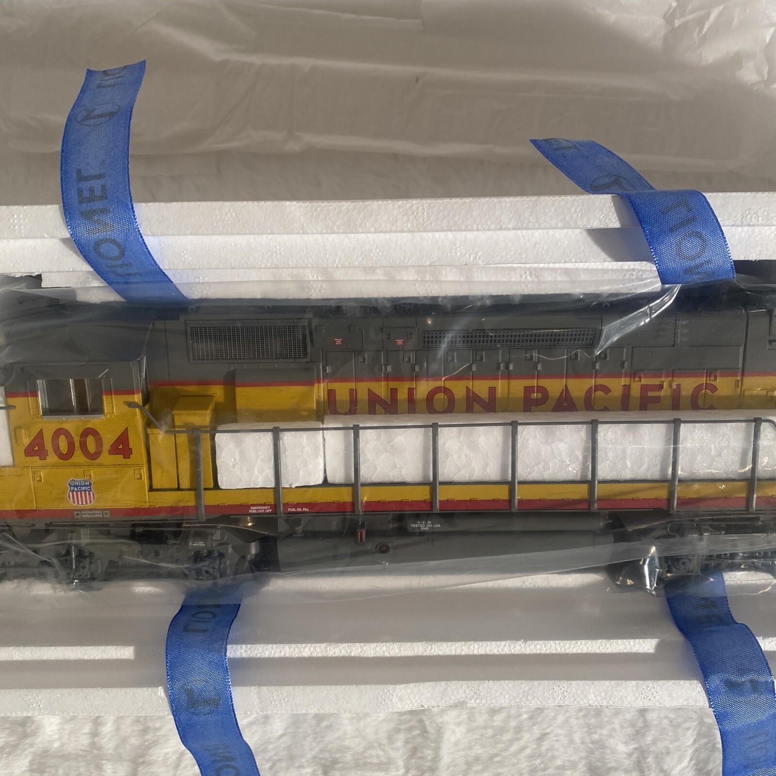 Lionel 6-28540 O Gauge Union Pacific SD-40T-2 Diesel Locomotive #4004 ...