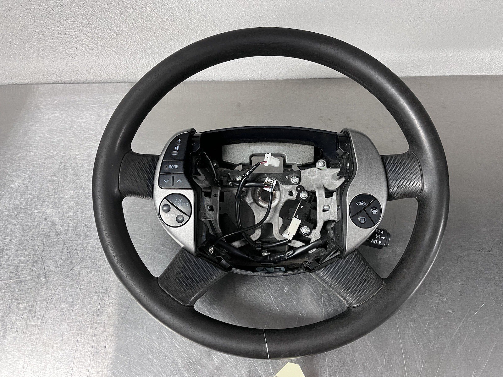 2004-2009 Toyota Prius Steering Wheel with Switch Controls | eBay