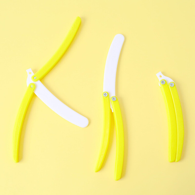 New Banana Radish Butterfly Knife Gravity Mini Keychain Fruit Toy Flail ...