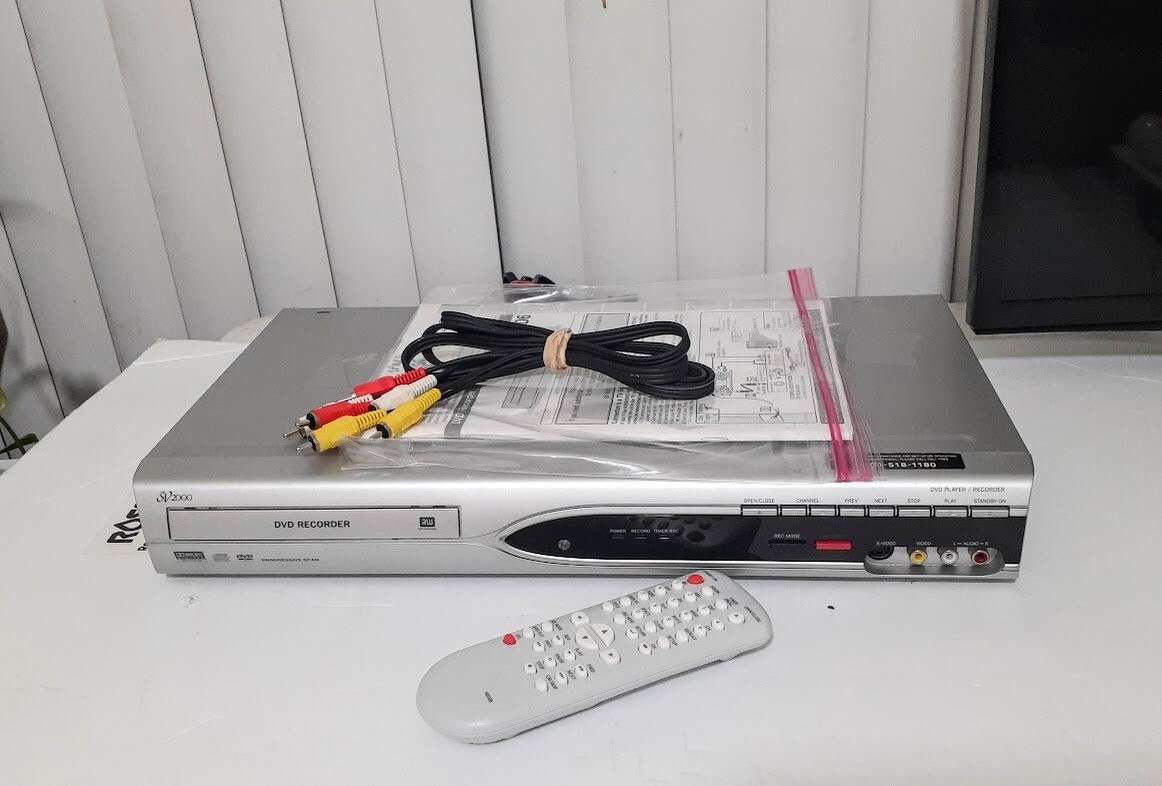 Funai SV2000 WV10D6 DVD Recorder/Player Dolby Digital w/Remote & Manual ...
