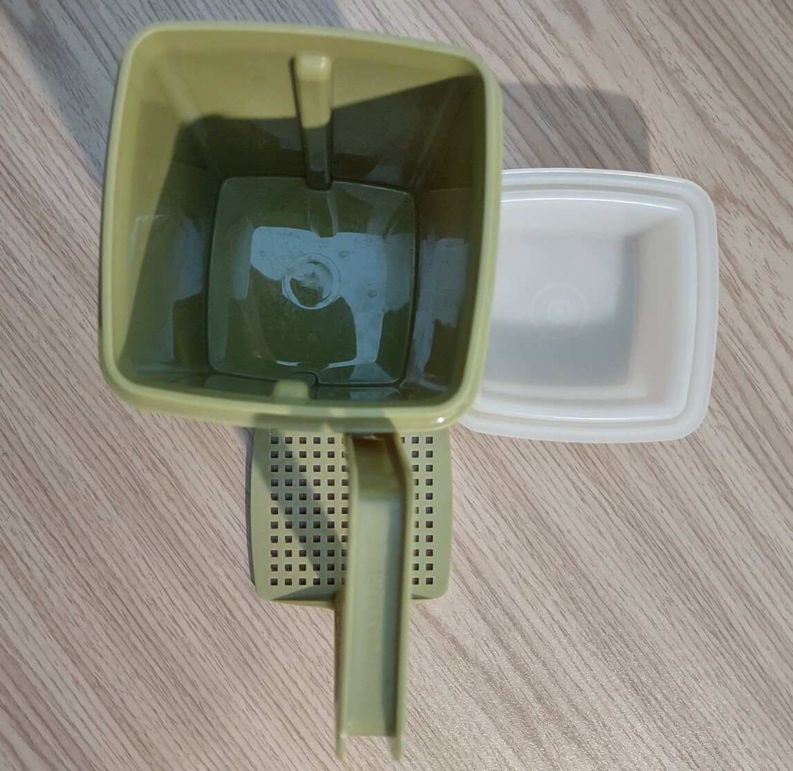 Tupperware Pickle Olive Jalapeño Container Keeper Avocado Green 1330 | eBay