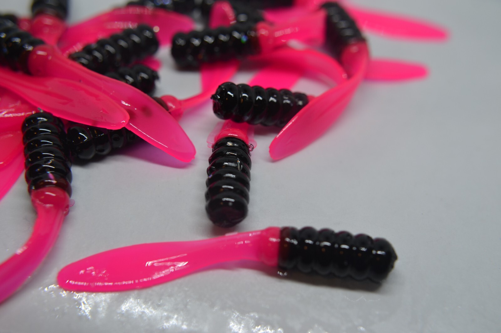 JASONS CRAPPIE FLOPPERS 2" 30 PACK CRAPPIE LURES JIGS BLACK & FIRETAIL ...