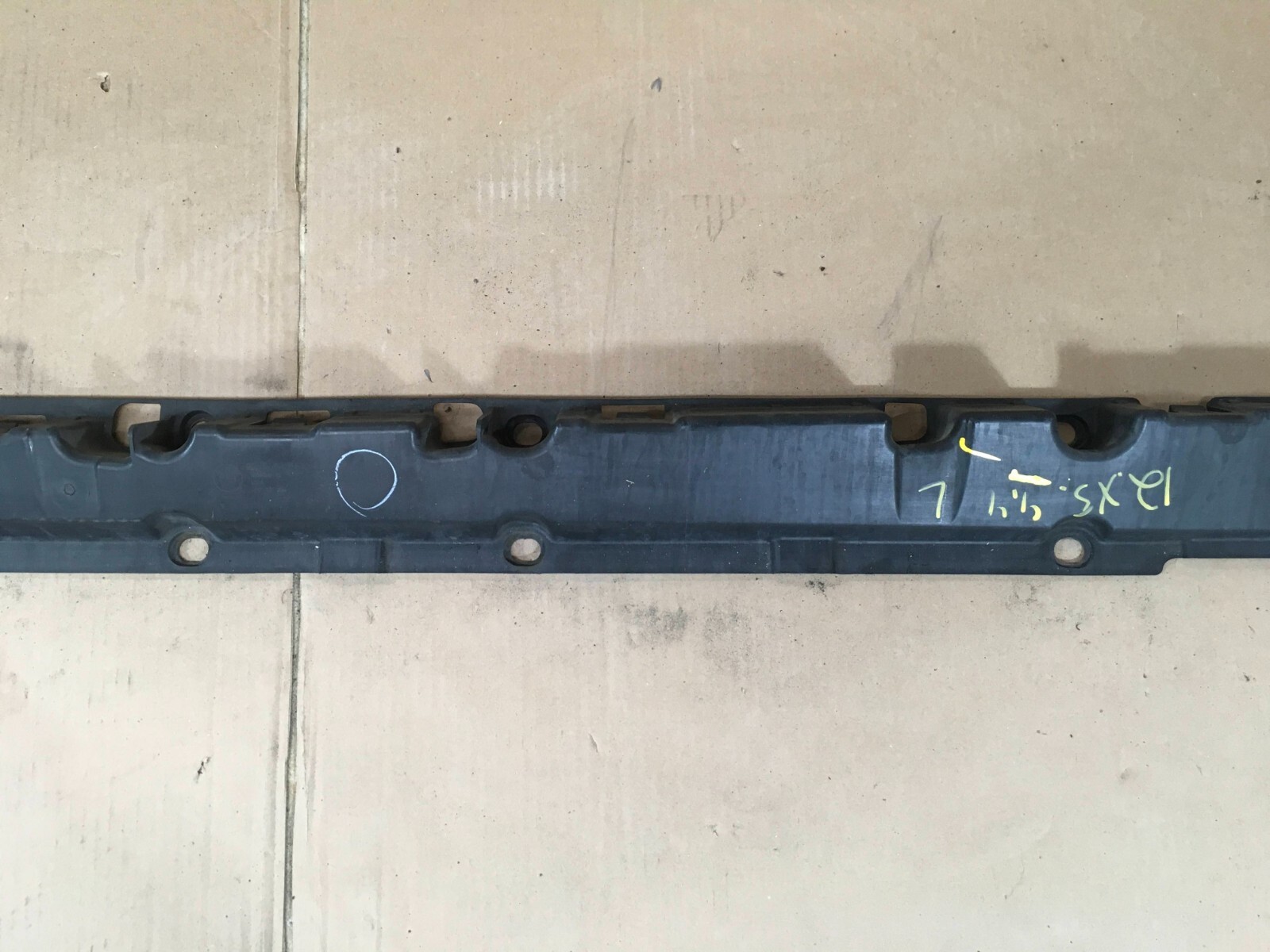 BMW OEM 07-13 X5 Exterior-rocker Molding Mount Left 51777207195 for ...