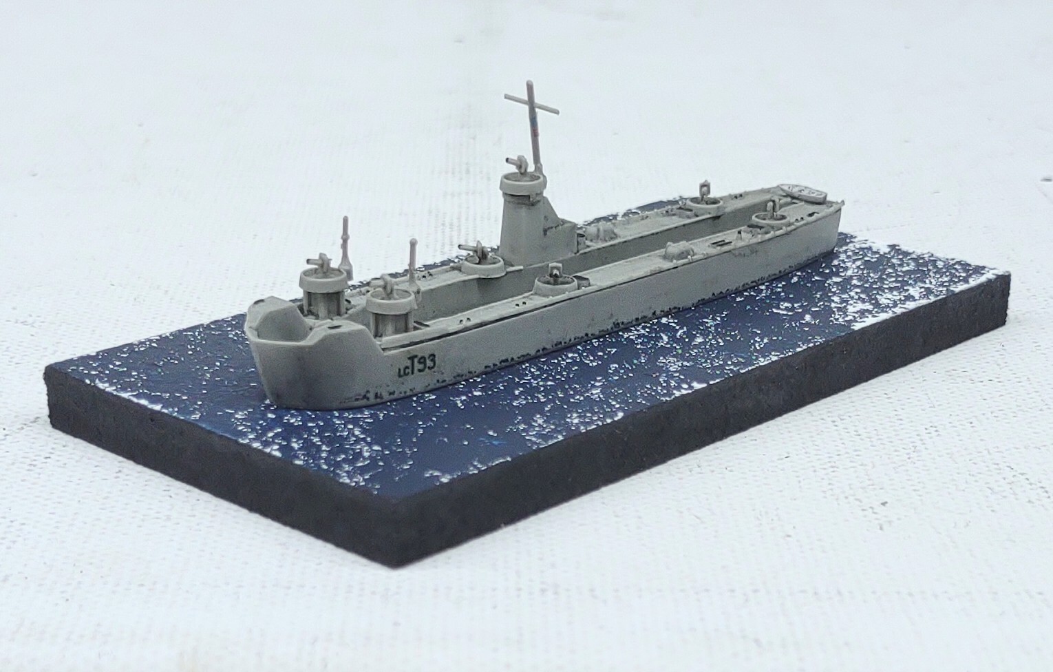 1:700 Scale Built Plastic Model Ship Diorama WWII LST Landing Ship Tank ...