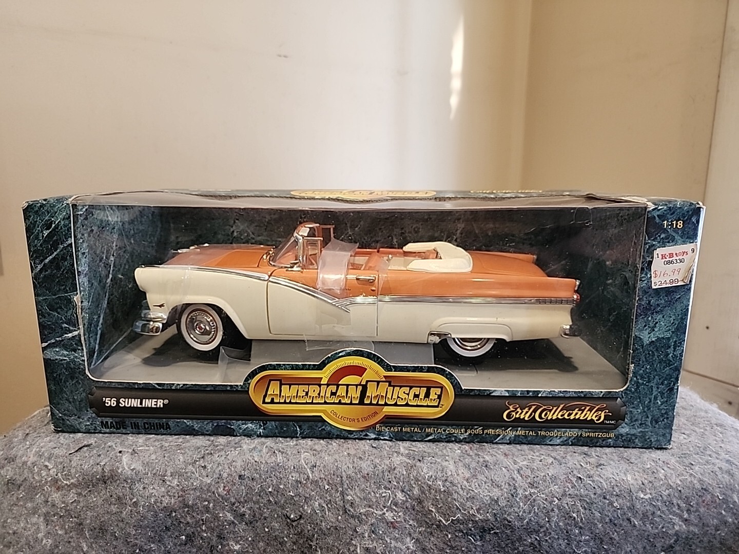New Ertl American Muscle Collectors Edition '56 Sunliner 1:18 Diecast ...