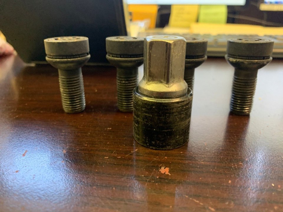 MERCEDES BENZ MB OEM A 0019901607 Wheel lug bolt Locks short version ...