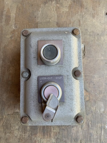 Akron electric Explosion proof control station CXI 363.X2.N4.B4.B8 ...