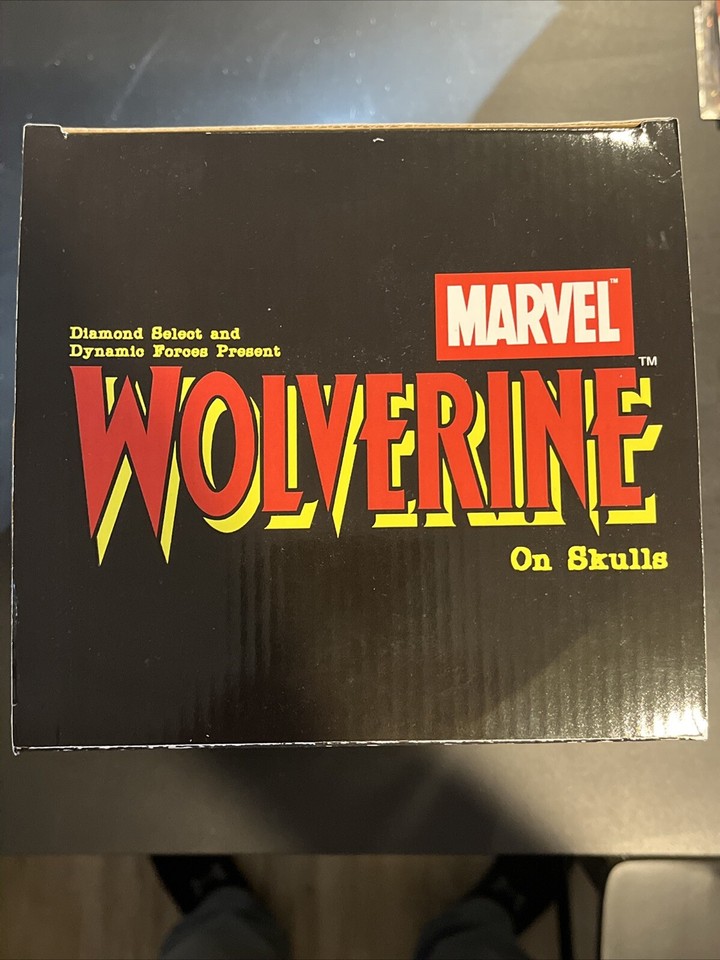 Diamond Select & Dynamic Forces Wolverine On Skulls Statue 1027 / 2500 ...