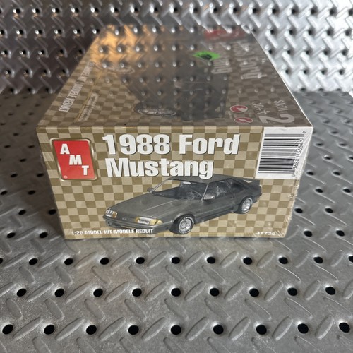 Vintage AMT 1988 Ford Mustang Model Kit 1:25 NEW Sealed Box 36881365457 ...