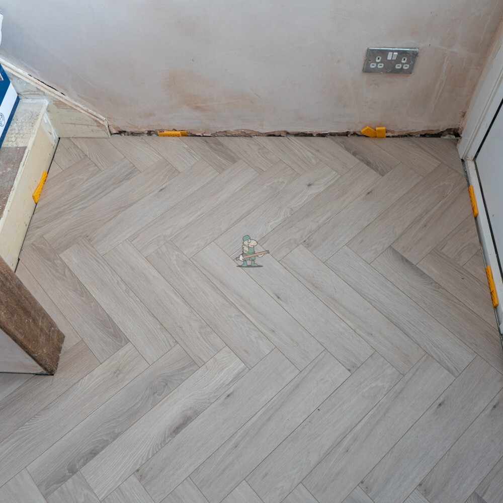 🌟 AC5 Craft 12mm Glacier Light Oak Herringbone Laminate Flooring ...