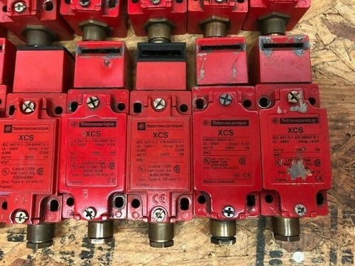 Schneider Telemecanique Sensor XCS-A701 Safety Limit Switch- Used ...
