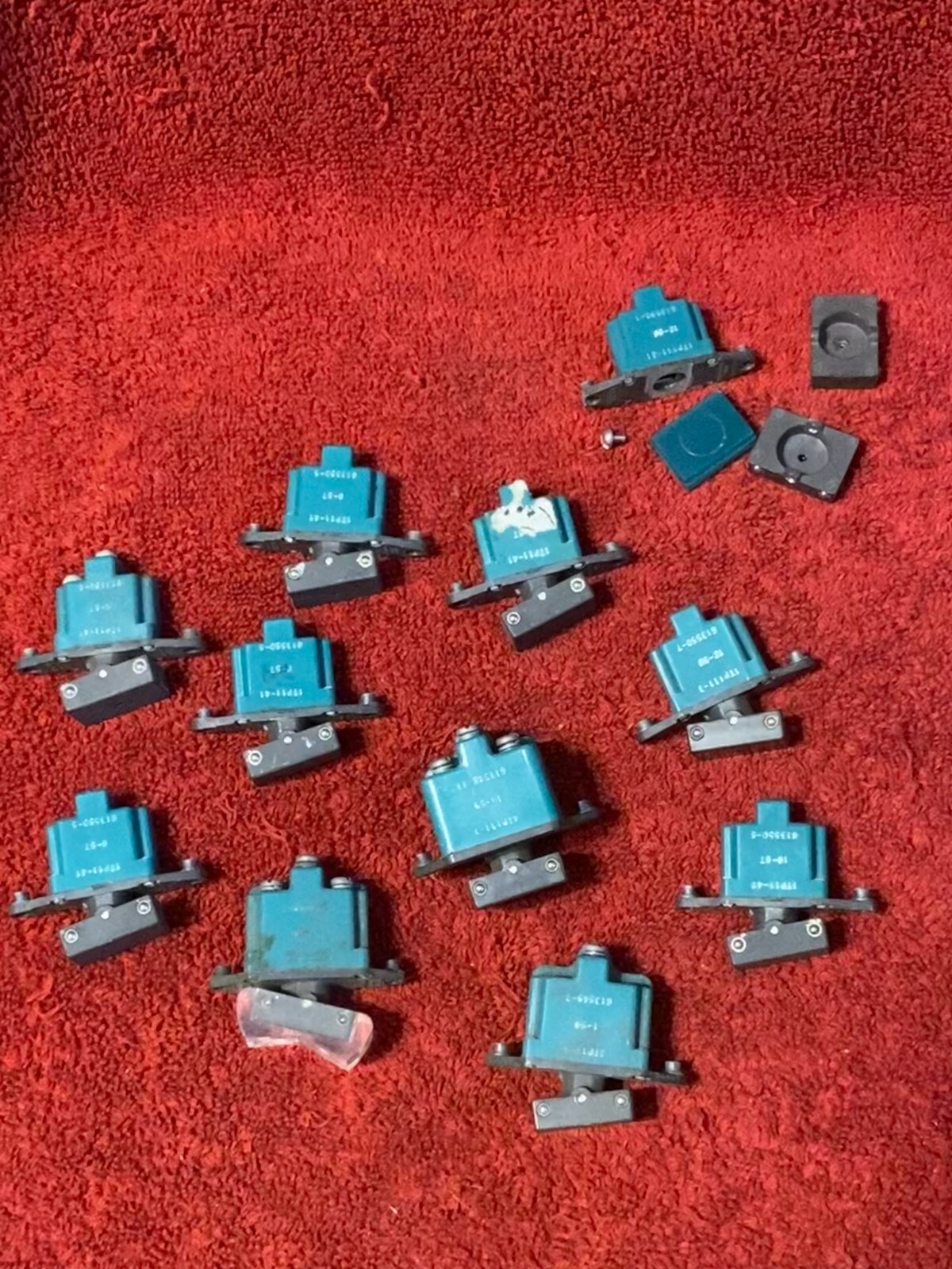 MICRO SWITCH AIRCRAFT ROCKER SWITCHES CIRCUIT BREAKERS LOT OF 11 | eBay