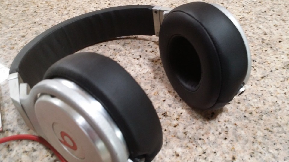 Monster Beats by Dr. Dre Pro Beats Over the Ear Headphones Silver Black ...